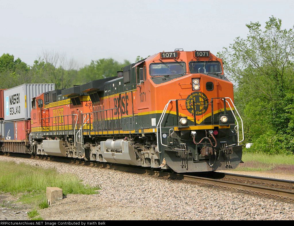 BNSF 1071